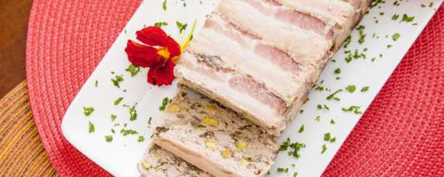 Qual a diferença entre patê e terrina?
